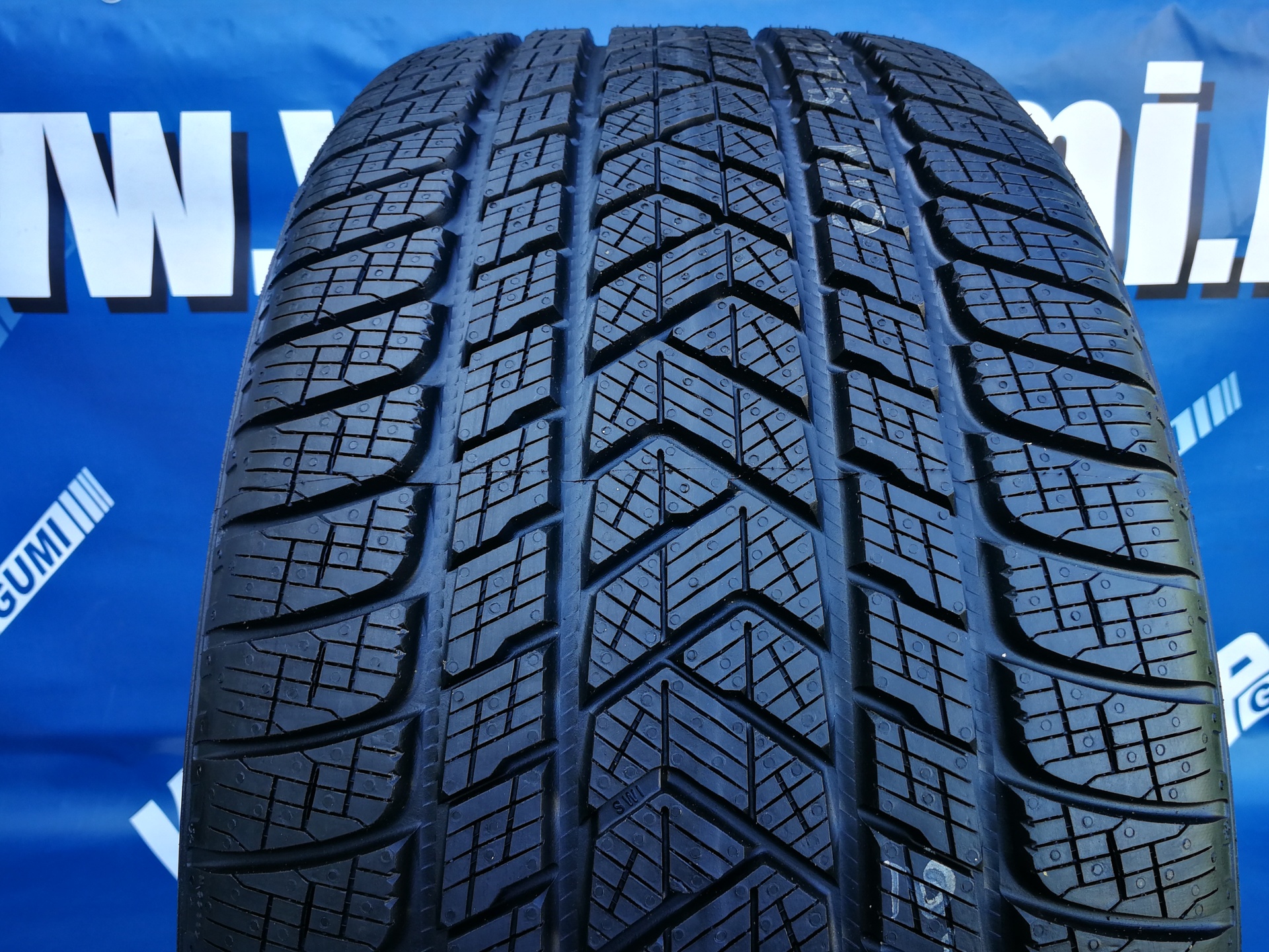295/35R21 Pirelli Scorpion Winter FR MO Új! DOT2818 1db-os! - Nonstop ...